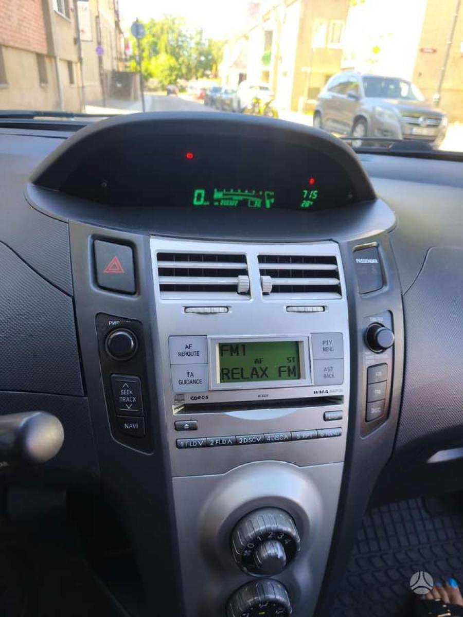 Balts Toyota Yaris 2008 Klaipėda, ar dzinēja tilpumu 1.36 L un nobraukumu 200 tūkst. km par 2850 €, foto 10 vietnē AUTOMOTO.COM.LV