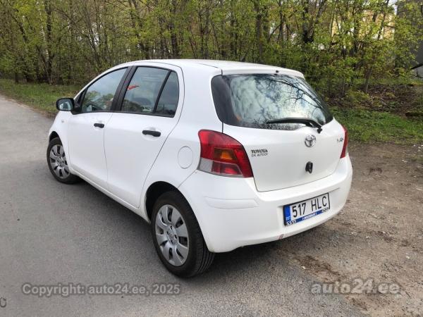 Balts Toyota Yaris 2009 Tallina, ar dzinēja tilpumu 1.40 L un nobraukumu 306 tūkst. km par 3700 €, foto 1 vietnē AUTOMOTO.COM.LV