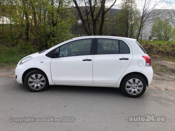 Balts Toyota Yaris 2009 Tallina, ar dzinēja tilpumu 1.40 L un nobraukumu 306 tūkst. km par 3700 €, foto 2 vietnē AUTOMOTO.COM.LV