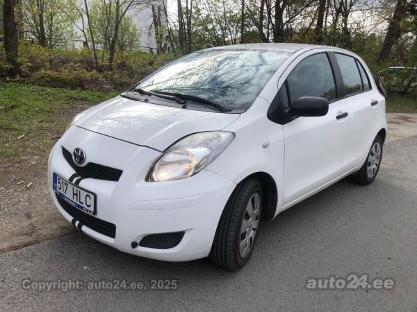 Balts Toyota Yaris 2009 Tallina, ar dzinēja tilpumu 1.40 L un nobraukumu 306 tūkst. km par 3700 €, foto 3 vietnē AUTOMOTO.COM.LV