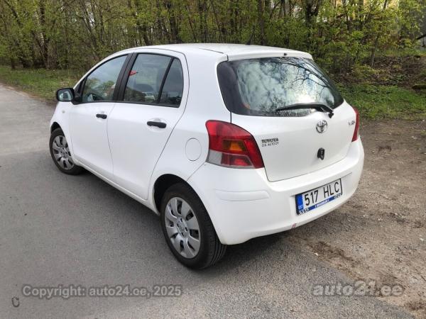 Balts Toyota Yaris 2009 Tallina, ar dzinēja tilpumu 1.40 L un nobraukumu 306 tūkst. km par 3700 €, foto 5 vietnē AUTOMOTO.COM.LV
