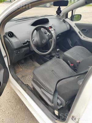 Balts Toyota Yaris 2009 Aizkraukle, ar dzinēja tilpumu 1.30 L un nobraukumu 222 tūkst. km par 1800 €, foto 7 vietnē AUTOMOTO.COM.LV