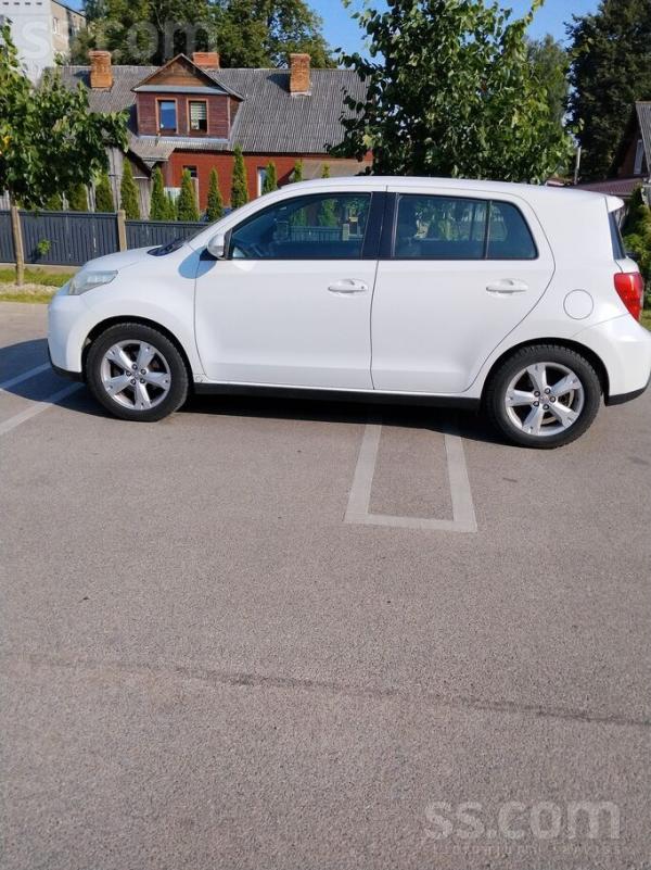 Balts Toyota Yaris 2009 Daugavpils, ar dzinēja tilpumu 1.40 L un nobraukumu 250 tūkst. km par 3390 €, foto 1 vietnē AUTOMOTO.COM.LV