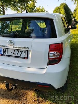 Белый Тойота Ярис 2009 в Даугавпилс, объемом двигателя 1.40 л и пробегом 250 тыс. км за 3390 €, фото 5 на AUTOMOTO.COM.LV