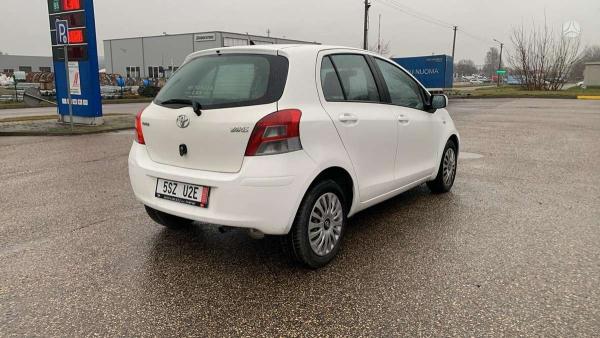 White Toyota Yaris 2010 in Marijampole, with an engine capacity of 1.33 L and mileage of 200 thousand km for 2499 €, photo 4 on AUTOMOTO.COM.LV