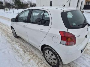White Toyota Yaris 2010 in Vilnius, with an engine capacity of 1.32 L and mileage of 210 thousand km for 2000 €, photo 9 on AUTOMOTO.COM.LV