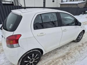 White Toyota Yaris 2010 in Vilnius, with an engine capacity of 1.32 L and mileage of 210 thousand km for 2000 €, photo 11 on AUTOMOTO.COM.LV
