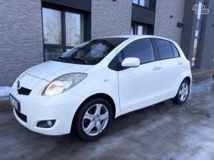 Balts Toyota Yaris 2010 Kauņa, ar dzinēja tilpumu 1.40 L un nobraukumu 350 tūkst. km par 2250 €, foto 4 vietnē AUTOMOTO.COM.LV