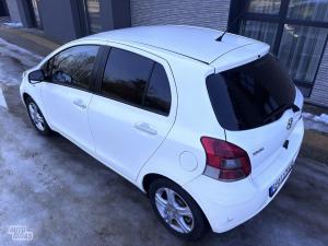 White Toyota Yaris 2010 in Kaunas, with an engine capacity of 1.40 L and mileage of 350 thousand km for 1890 €, photo 9 on AUTOMOTO.COM.LV