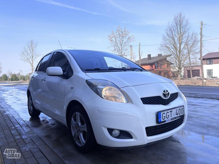 White Toyota Yaris 2010 in Kaunas, with an engine capacity of 1.40 L and mileage of 350 thousand km for 1890 €, photo 10 on AUTOMOTO.COM.LV