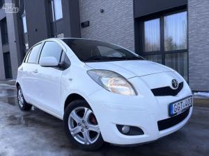 Balts Toyota Yaris 2010 Kauņa, ar dzinēja tilpumu 1.40 L un nobraukumu 350 tūkst. km par 1890 €, foto 2 vietnē AUTOMOTO.COM.LV
