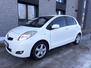 Balts Toyota Yaris 2010 Kauņa, ar dzinēja tilpumu 1.40 L un nobraukumu 350 tūkst. km par 1890 €, foto 7 vietnē AUTOMOTO.COM.LV