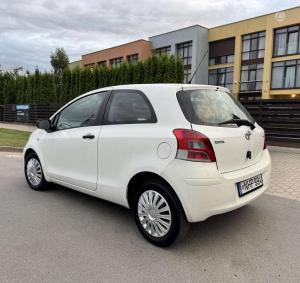 White Toyota Yaris 2010 in Vilnius, with an engine capacity of 1.36 L and mileage of 268 thousand km for 2250 €, photo 5 on AUTOMOTO.COM.LV