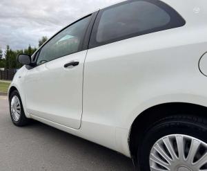 White Toyota Yaris 2010 in Vilnius, with an engine capacity of 1.36 L and mileage of 268 thousand km for 2250 €, photo 11 on AUTOMOTO.COM.LV