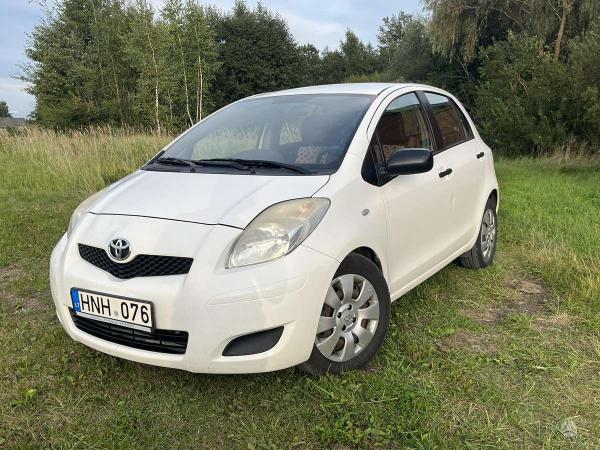 Toyota Yaris 2010 Kupiškis vietnē Balts Toyota Yaris 2010 Kupiškis, ar dzinēja tilpumu 1.36 L un nobraukumu 210 tūkst. km par 2100 €, foto 3 vietnē AUTOMOTO.COM.LV