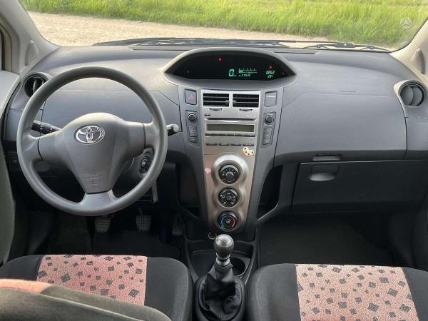 Toyota Yaris 2010 Kupiškis vietnē Balts Toyota Yaris 2010 Kupiškis, ar dzinēja tilpumu 1.36 L un nobraukumu 210 tūkst. km par 2100 €, foto 9 vietnē AUTOMOTO.COM.LV