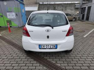 White Toyota Yaris 2011 in Vilnius, with an engine capacity of 1.00 L and mileage of 150 thousand km for 2600 €, photo 7 on AUTOMOTO.COM.LV