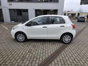 White Toyota Yaris 2011 in Vilnius, with an engine capacity of 1.00 L and mileage of 150 thousand km for 2600 €, photo 8 on AUTOMOTO.COM.LV