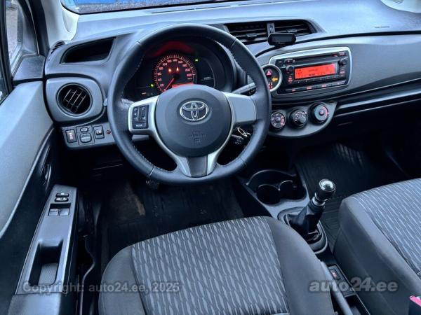 Balts Toyota Yaris 2012 Paide, ar dzinēja tilpumu 1.40 L un nobraukumu 212 tūkst. km par 5590 €, foto 11 vietnē AUTOMOTO.COM.LV