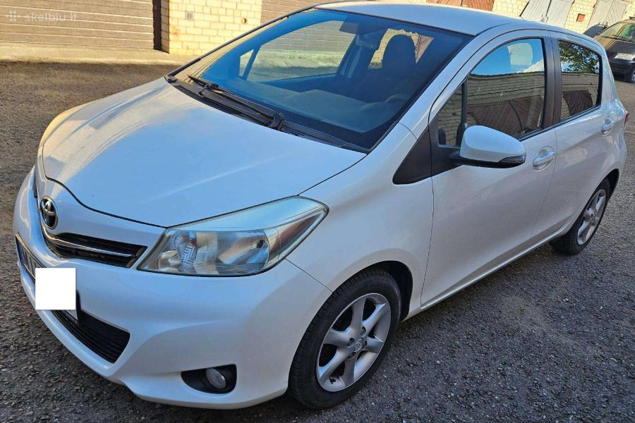 Balts Toyota Yaris 2012 Kupiškis, ar dzinēja tilpumu 1.40 L un nobraukumu 260 tūkst. km par 3300 €, foto 1 vietnē AUTOMOTO.COM.LV