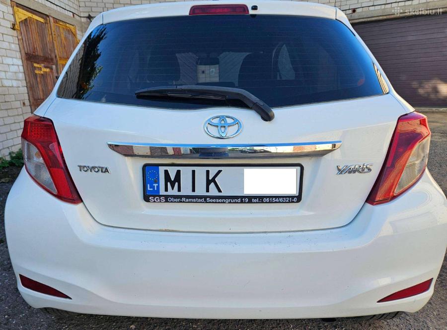 Balts Toyota Yaris 2012 Kupiškis, ar dzinēja tilpumu 1.40 L un nobraukumu 260 tūkst. km par 3300 €, foto 5 vietnē AUTOMOTO.COM.LV