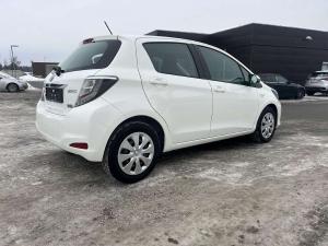 White Toyota Yaris 2012 in Vilnius, with an engine capacity of 1.50 L and mileage of 219 thousand km for 6500 €, photo 4 on AUTOMOTO.COM.LV