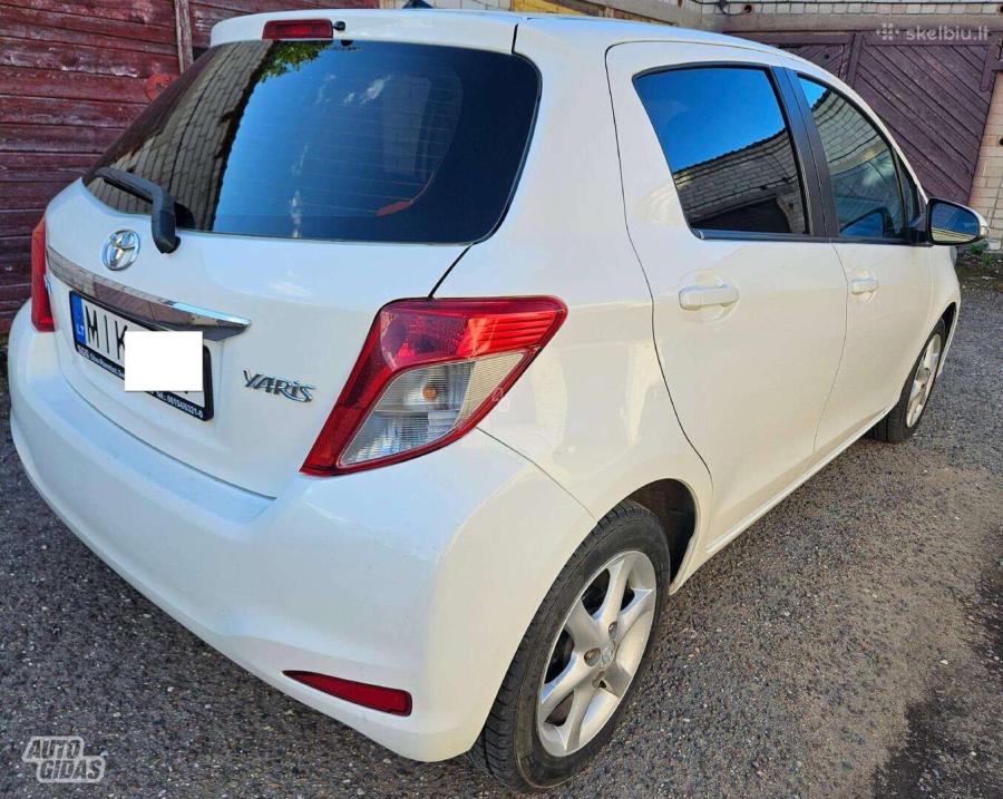 Balts Toyota Yaris 2012 Kupiškis, ar dzinēja tilpumu 1.40 L un nobraukumu 261 tūkst. km par 3600 €, foto 3 vietnē AUTOMOTO.COM.LV
