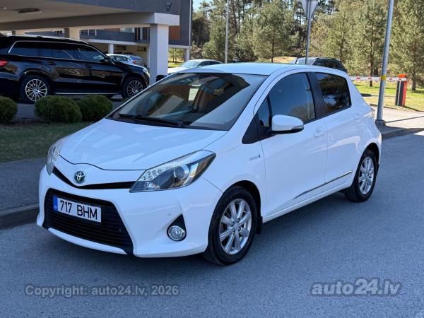 Balts Toyota Yaris 2012 Tallina, ar dzinēja tilpumu 1.50 L un nobraukumu 168 tūkst. km par 7990 €, foto 1 vietnē AUTOMOTO.COM.LV