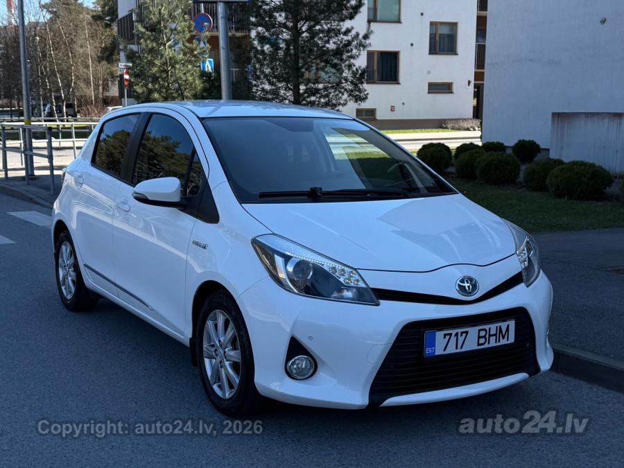 Balts Toyota Yaris 2012 Tallina, ar dzinēja tilpumu 1.50 L un nobraukumu 168 tūkst. km par 7990 €, foto 11 vietnē AUTOMOTO.COM.LV