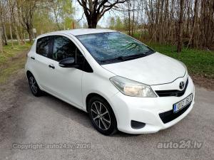 White Toyota Yaris 2012 in Tartu, with an engine capacity of 1.40 L and mileage of 300 thousand km for 5500 €, photo 3 on AUTOMOTO.COM.LV