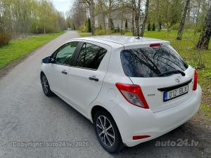 White Toyota Yaris 2012 in Tartu, with an engine capacity of 1.40 L and mileage of 300 thousand km for 5500 €, photo 5 on AUTOMOTO.COM.LV
