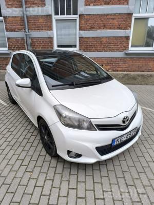 Balts Toyota Yaris 2012 Liepāja, ar dzinēja tilpumu 1.40 L un nobraukumu 207 tūkst. km par 3800 €, foto 4 vietnē AUTOMOTO.COM.LV