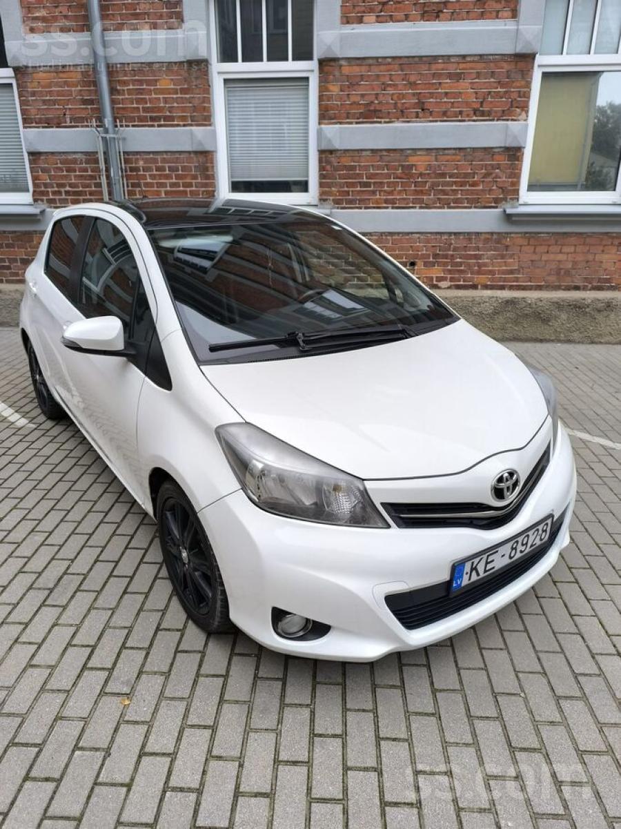 Balts Toyota Yaris 2012 Liepāja, ar dzinēja tilpumu 1.40 L un nobraukumu 207 tūkst. km par 3800 €, foto 4 vietnē AUTOMOTO.COM.LV