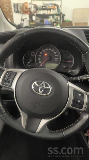 Balts Toyota Yaris 2012 Liepāja, ar dzinēja tilpumu 1.40 L un nobraukumu 207 tūkst. km par 3800 €, foto 7 vietnē AUTOMOTO.COM.LV