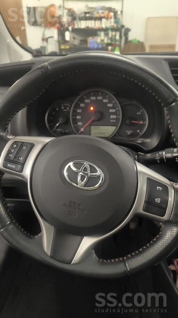White Toyota Yaris 2012 in Liepaja, with an engine capacity of 1.40 L and mileage of 207 thousand km for 3800 €, photo 6 on AUTOMOTO.COM.LV