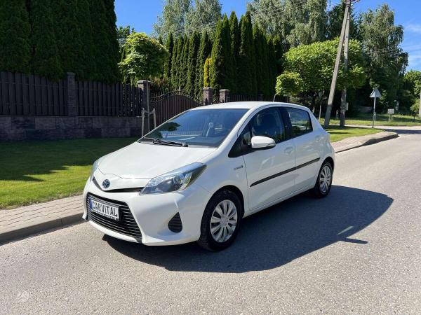 Balts Toyota Yaris 2012 Viļņa, ar dzinēja tilpumu 1.50 L un nobraukumu 249 tūkst. km par 6499 €, foto 1 vietnē AUTOMOTO.COM.LV