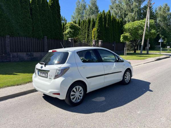 Balts Toyota Yaris 2012 Viļņa, ar dzinēja tilpumu 1.50 L un nobraukumu 249 tūkst. km par 6499 €, foto 6 vietnē AUTOMOTO.COM.LV