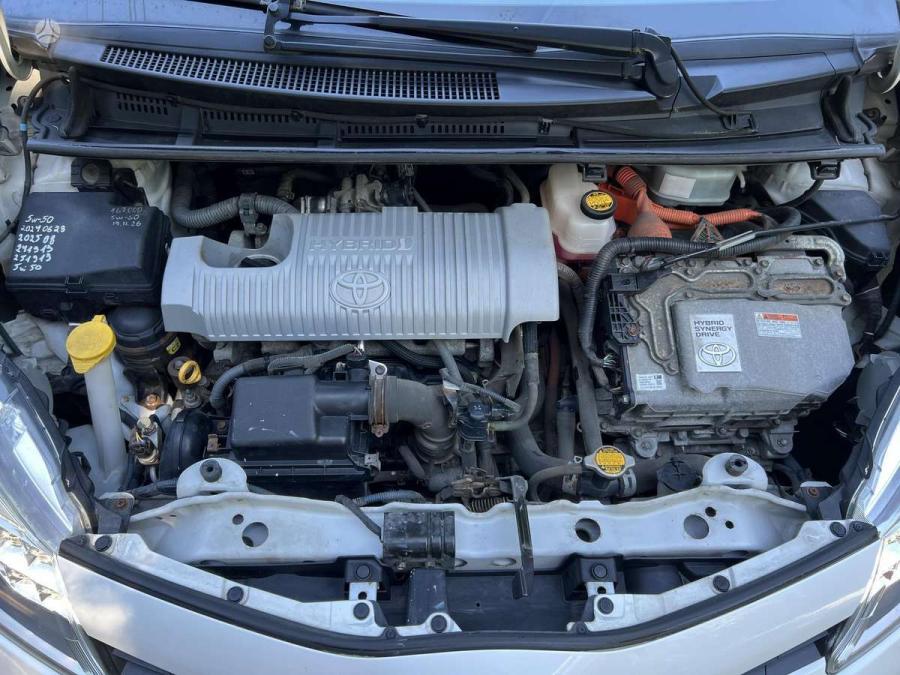 White Toyota Yaris 2012 in Vilnius, with an engine capacity of 1.50 L and mileage of 249 thousand km for 6499 €, photo 29 on AUTOMOTO.COM.LV