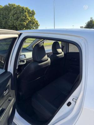 White Toyota Yaris 2012 in Kaunas, with an engine capacity of 1.50 L and mileage of 160 thousand km for 6000 €, photo 13 on AUTOMOTO.COM.LV