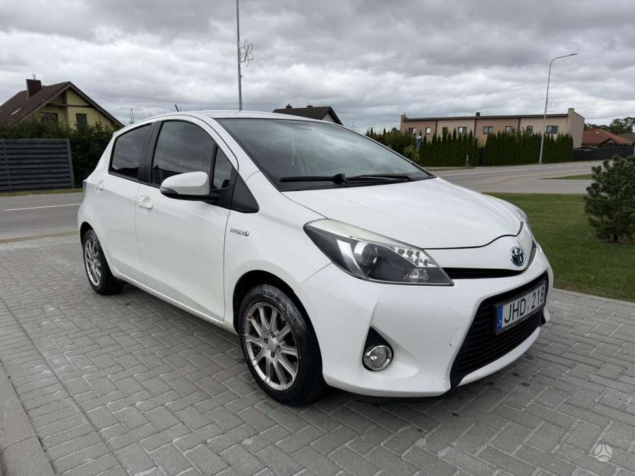 Balts Toyota Yaris 2012 Šilutė, ar dzinēja tilpumu 1.50 L un nobraukumu 192 tūkst. km par 5700 €, foto 3 vietnē AUTOMOTO.COM.LV