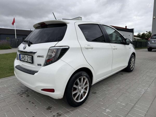 Balts Toyota Yaris 2012 Šilutė, ar dzinēja tilpumu 1.50 L un nobraukumu 192 tūkst. km par 5700 €, foto 4 vietnē AUTOMOTO.COM.LV