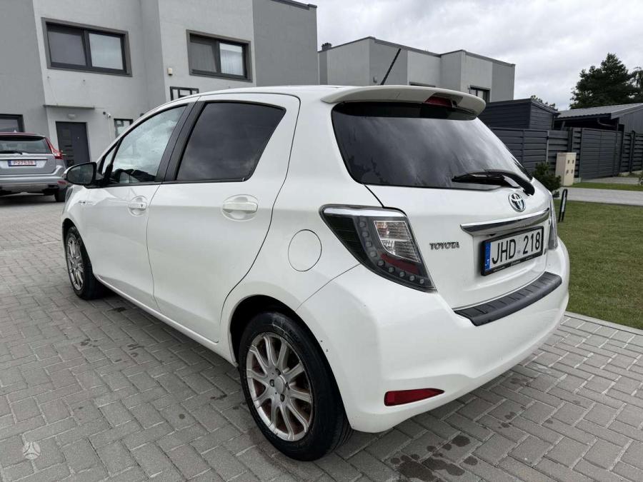 Balts Toyota Yaris 2012 Šilutė, ar dzinēja tilpumu 1.50 L un nobraukumu 192 tūkst. km par 5700 €, foto 5 vietnē AUTOMOTO.COM.LV