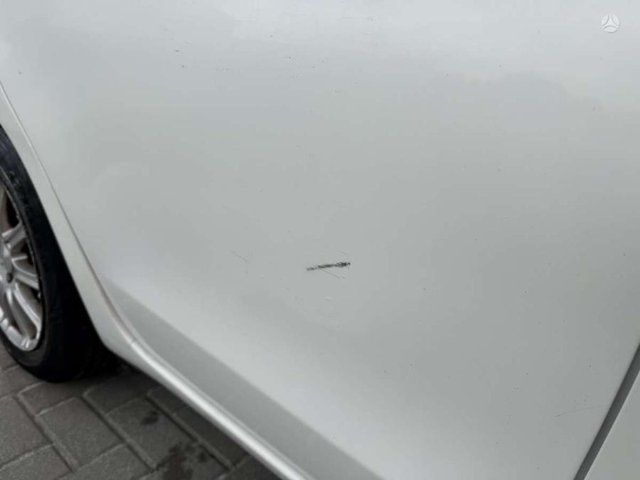 Balts Toyota Yaris 2012 Šilutė, ar dzinēja tilpumu 1.50 L un nobraukumu 192 tūkst. km par 5700 €, foto 9 vietnē AUTOMOTO.COM.LV