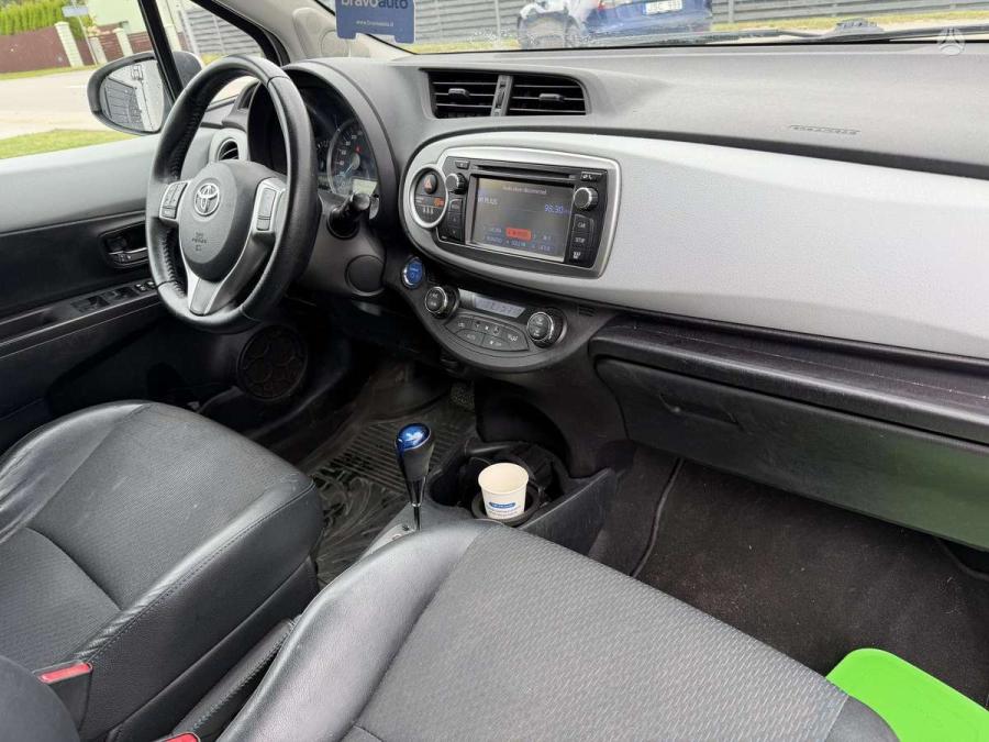 Balts Toyota Yaris 2012 Šilutė, ar dzinēja tilpumu 1.50 L un nobraukumu 192 tūkst. km par 5700 €, foto 10 vietnē AUTOMOTO.COM.LV