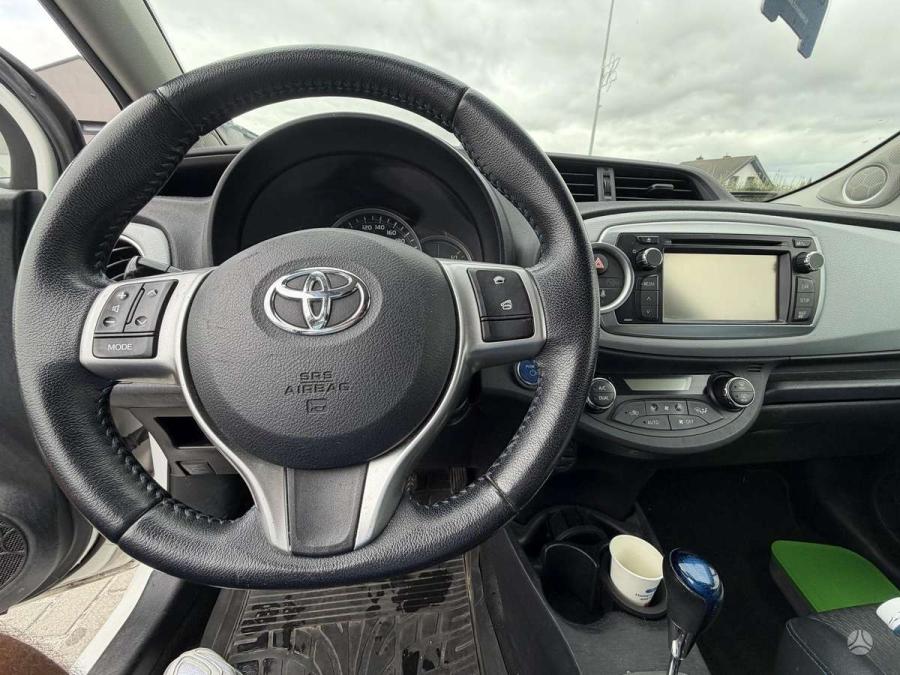 Balts Toyota Yaris 2012 Šilutė, ar dzinēja tilpumu 1.50 L un nobraukumu 192 tūkst. km par 5700 €, foto 11 vietnē AUTOMOTO.COM.LV