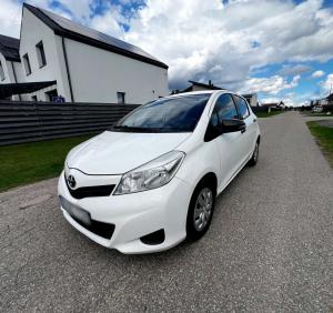 Balts Toyota Yaris 2012 Viļņa, ar dzinēja tilpumu 1.36 L un nobraukumu 198 tūkst. km par 3650 €, foto 7 vietnē AUTOMOTO.COM.LV