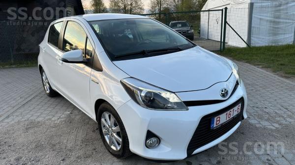 Balts Toyota Yaris 2013 Liepāja, ar dzinēja tilpumu 1.50 L un nobraukumu 193 tūkst. km par 7150 €, foto 1 vietnē AUTOMOTO.COM.LV