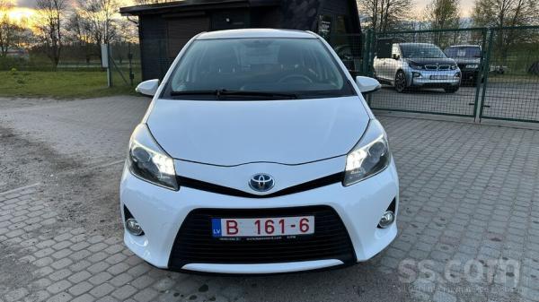Balts Toyota Yaris 2013 Liepāja, ar dzinēja tilpumu 1.50 L un nobraukumu 193 tūkst. km par 7150 €, foto 2 vietnē AUTOMOTO.COM.LV