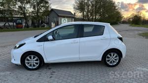 Balts Toyota Yaris 2013 Liepāja, ar dzinēja tilpumu 1.50 L un nobraukumu 193 tūkst. km par 7150 €, foto 4 vietnē AUTOMOTO.COM.LV