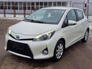 Balts Toyota Yaris 2013 Rokiškis, ar dzinēja tilpumu 1.50 L un nobraukumu 260 tūkst. km par 4650 €, foto  vietnē AUTOMOTO.COM.LV